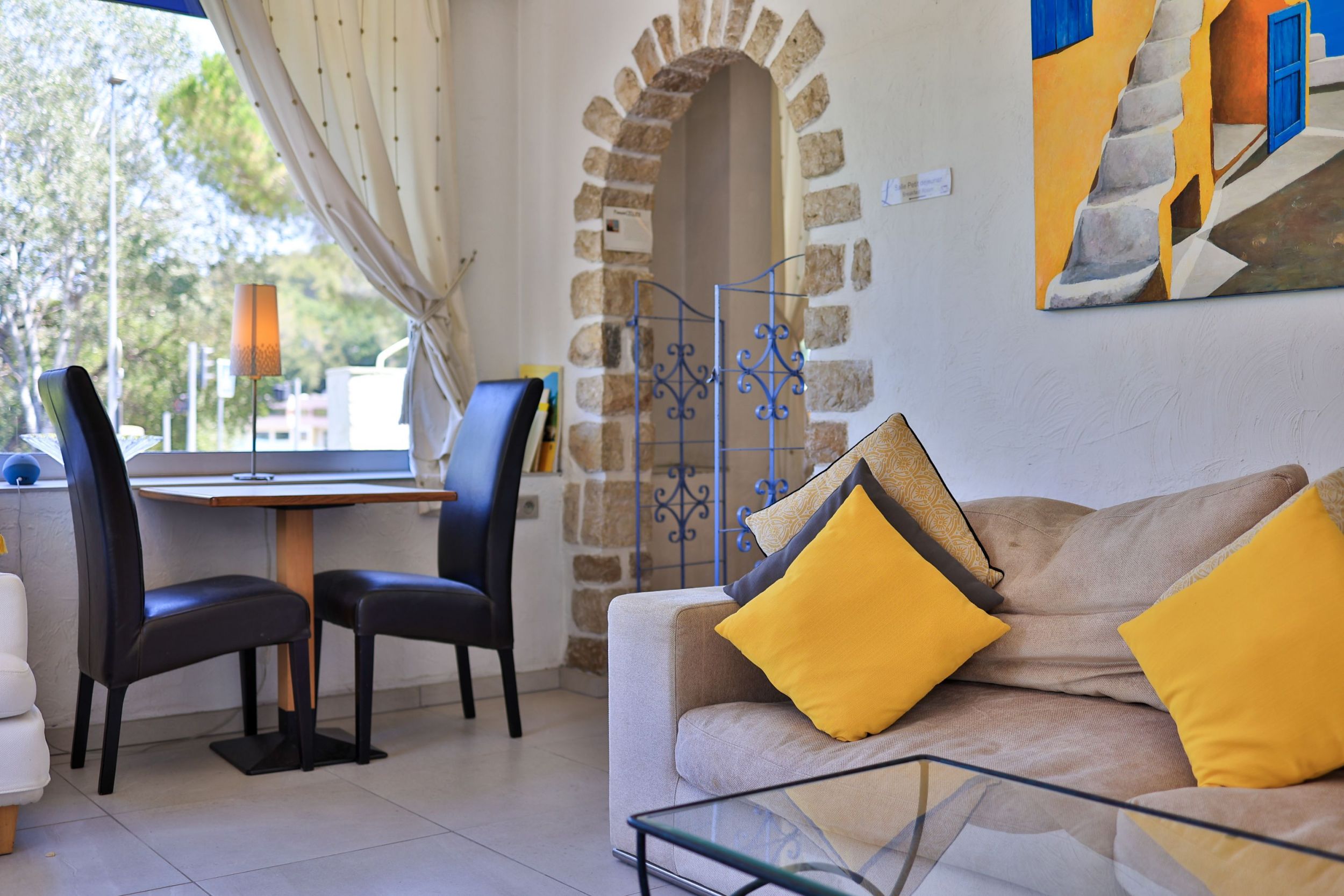Hôtel de charme Vence - Logis Hotel Cayrons *** | Site Officiel