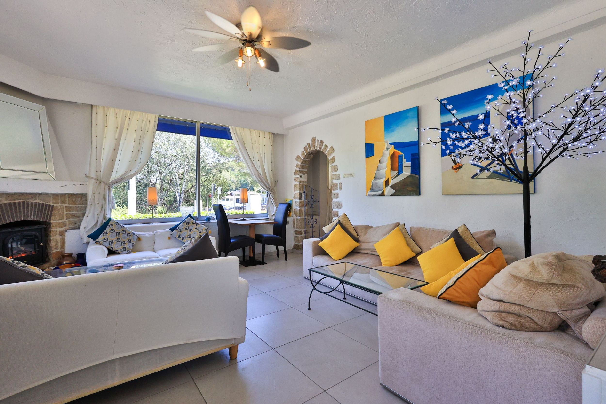 Hôtel de charme Vence - Logis Hotel Cayrons *** | Site Officiel