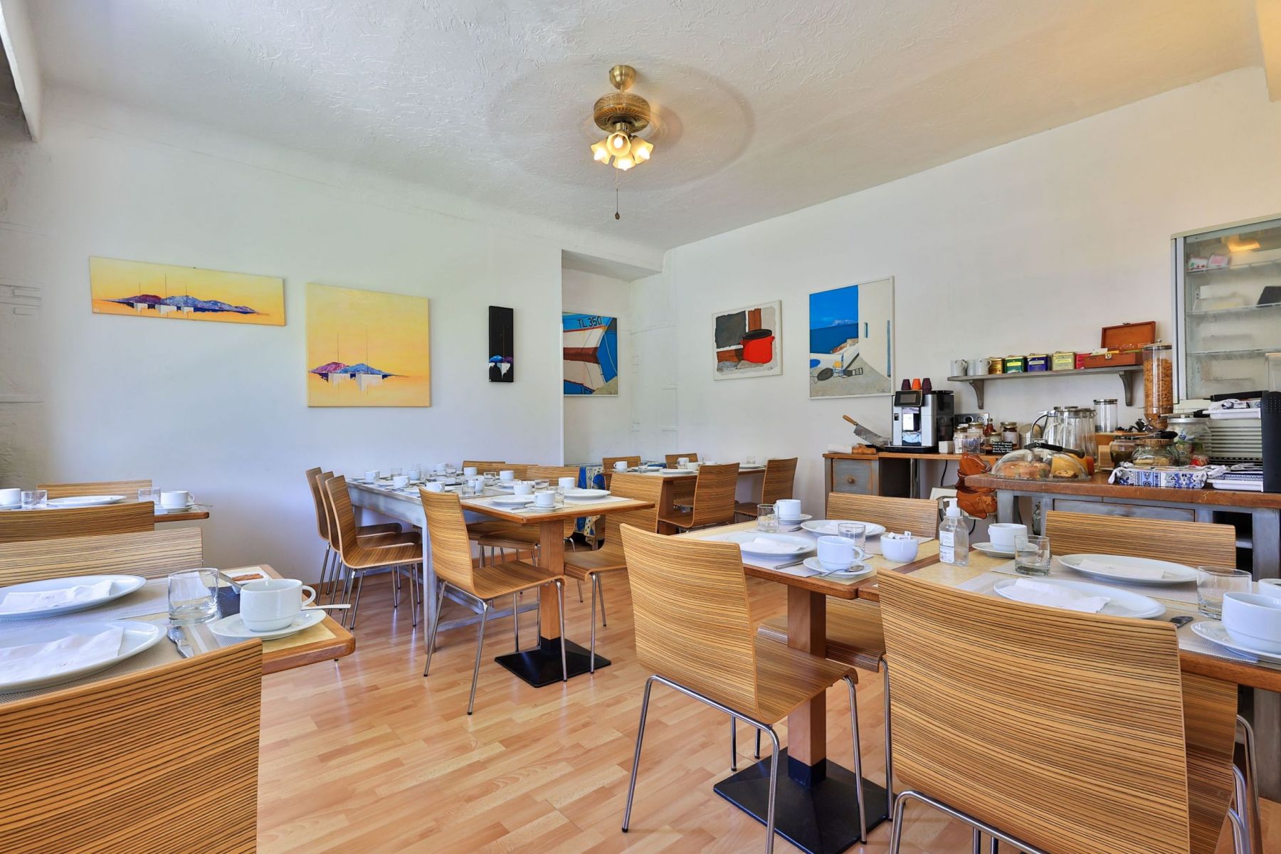 Hôtel de charme Vence - Logis Hotel Cayrons *** | Site Officiel