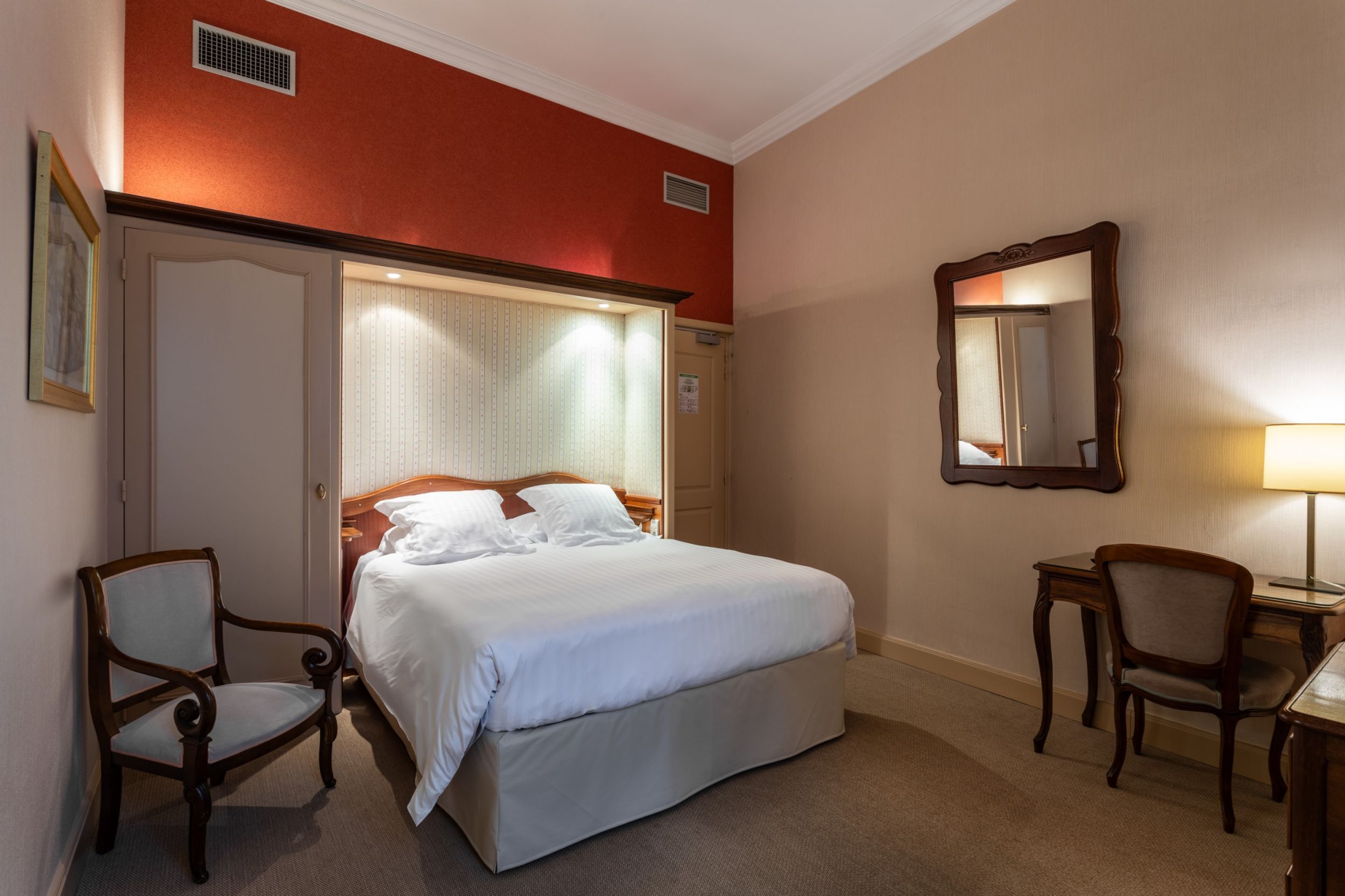 Hotel in Montélimar City Center - Hotel Sphinx | Official Website
