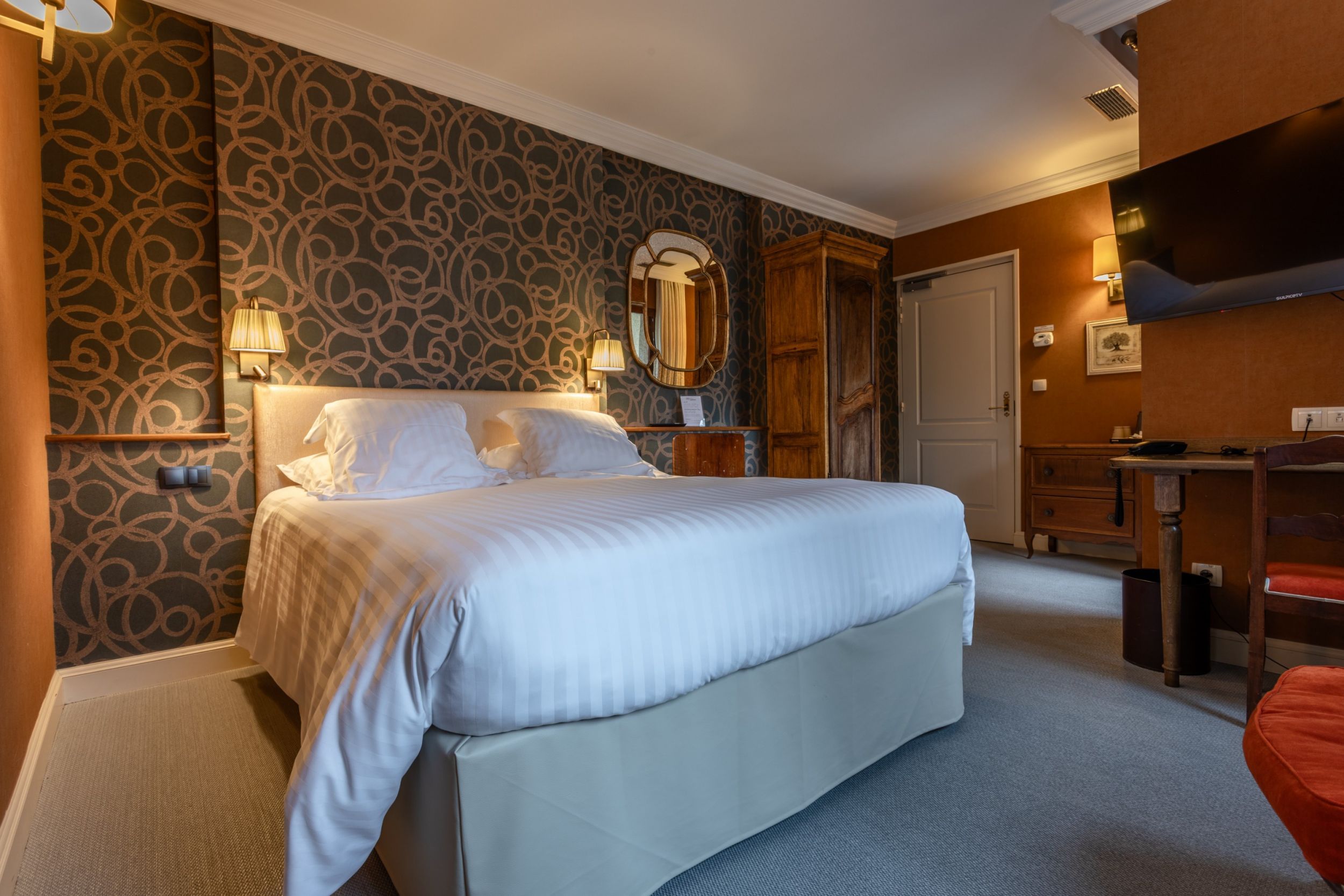 Hotel in Montélimar City Center - Hotel Sphinx | Official Website